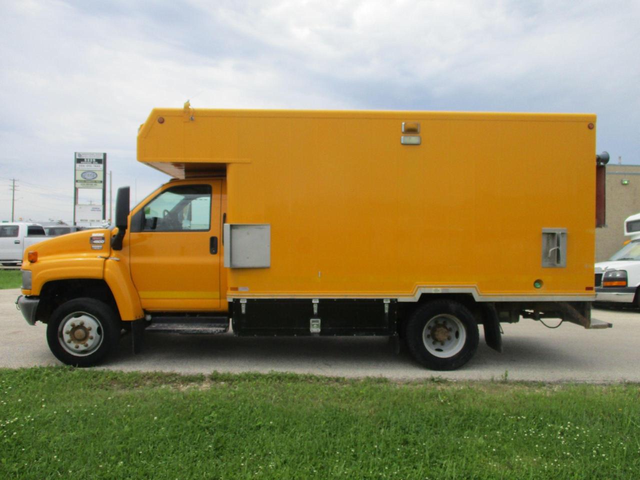 Cargo Vans | Passenger Vans | Window Vans | Pick-up Trucks | Motorland ...